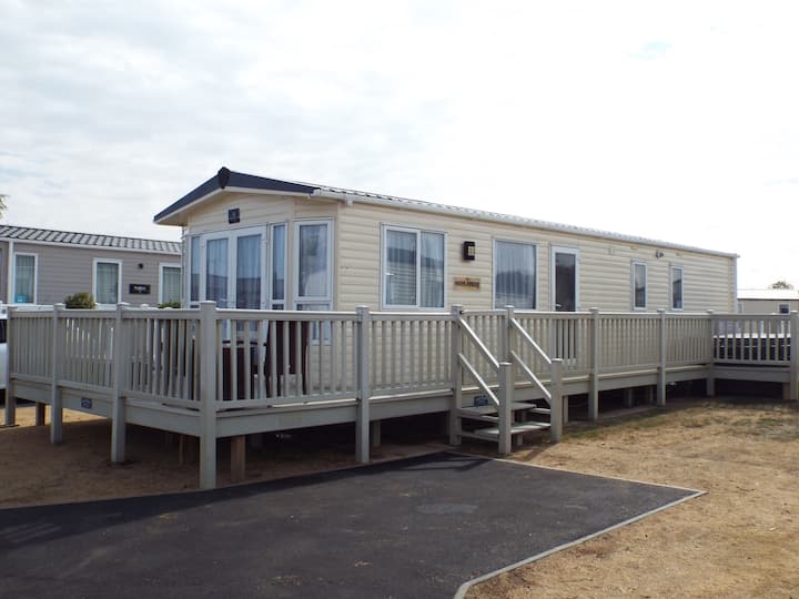 3 Bedroom 8 Berth Caravan At Tattershall Lakes - Woodhall Spa