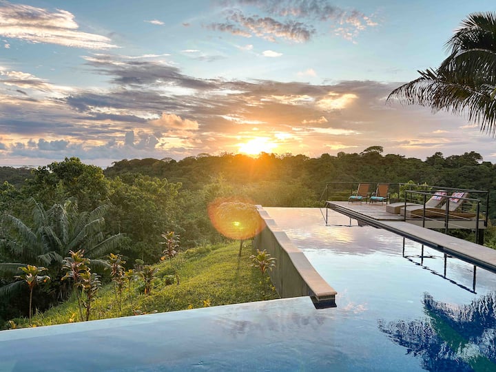 Majestic Views, Pacific Sunsets - Nosara