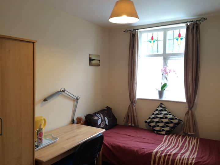 Cosy Single Bedroom With Own Shower Room - Oxford
