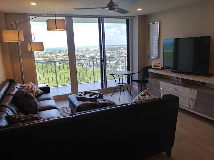 Beautiful Beachfront High-rise Condo - Marco Island, FL