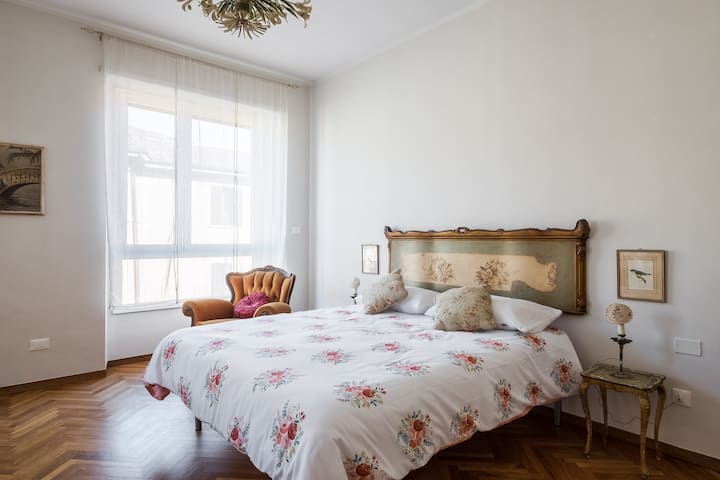 La Casa Dei Fiori : Appartamento Bohémien - Bolonia