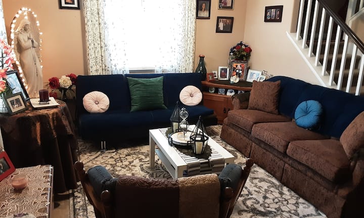 Happy Little Room With Private Bath - Vacaville, CA