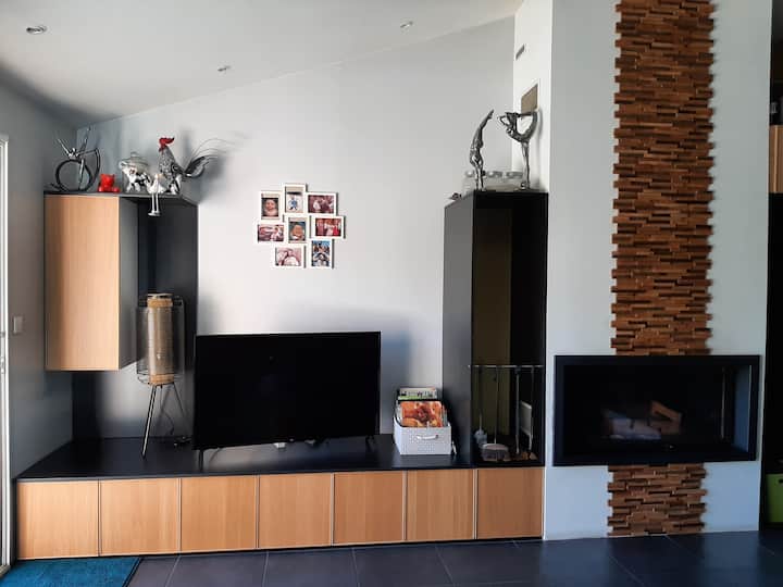 Villa 9 Pers, Piscine, Jardin, Jeux Enfants, Loire - Andrézieux-Bouthéon