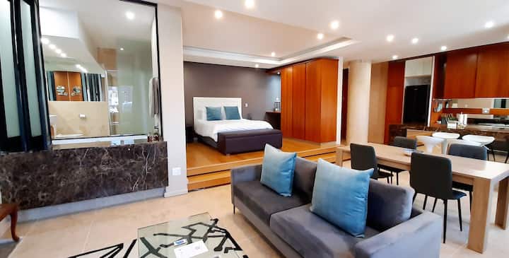 1402: 4onpritchard Luxury Condo With Ups For Wi-fi - Johannesburg