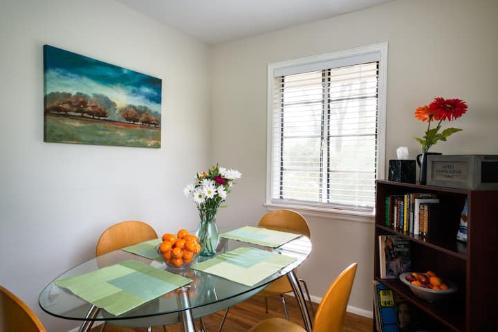 Brightside: 2/1 Charming Smyrna Home Quiet Area - Smyrna, GA