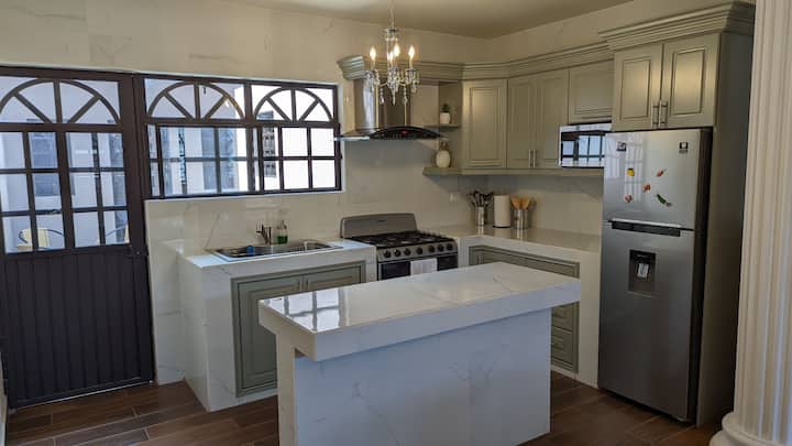 Cheerful 2-bedroom, 2-bath Home W/private Carport. - San Francisco del Rincón