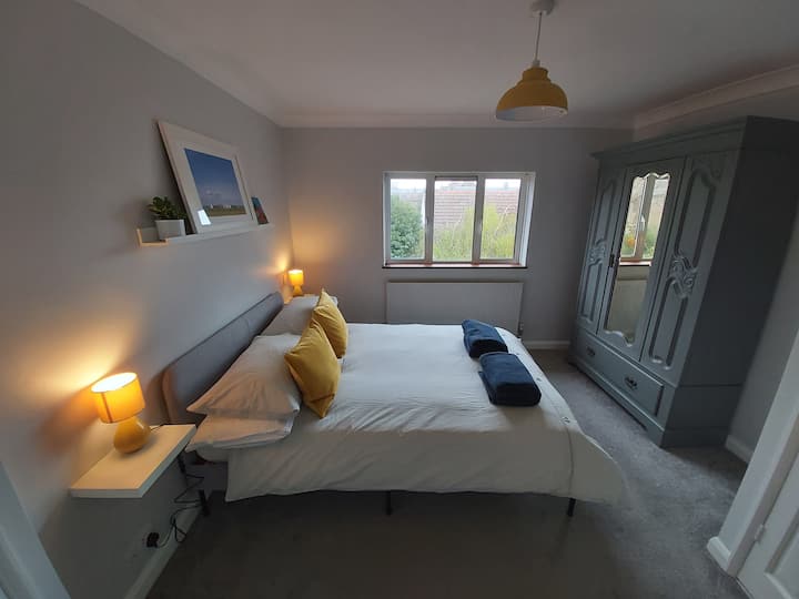 Central Family Home With 2x Parking Spaces - Whitstable
