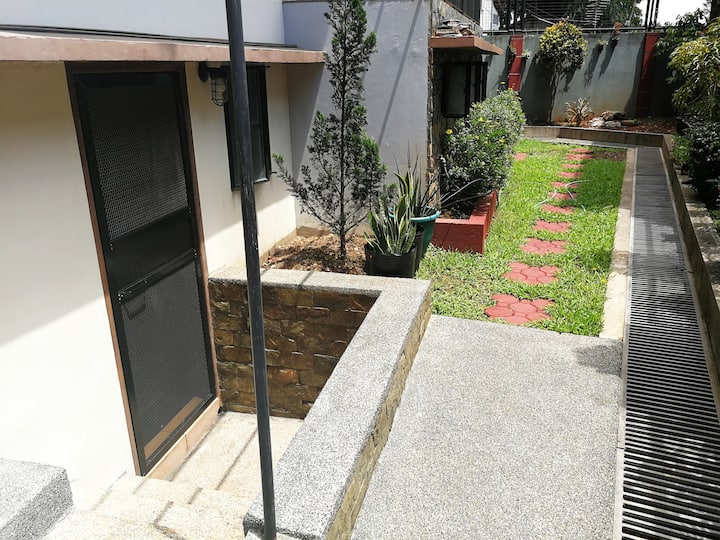 Cozy And Compact 1br Unit With Mini Garden 100mbps - Baguio