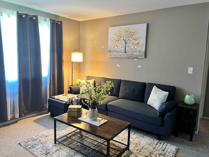 Quiet & Cozy Condo In Peoria Heights - Peoria, IL