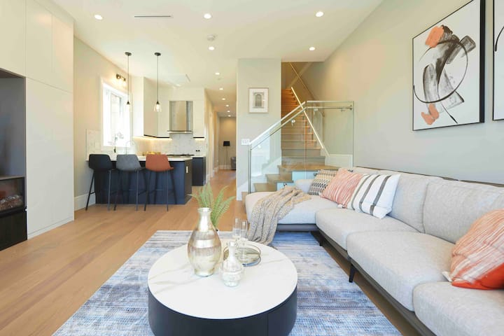 New Lovely Four-room Duplex -1626 - Vancouver
