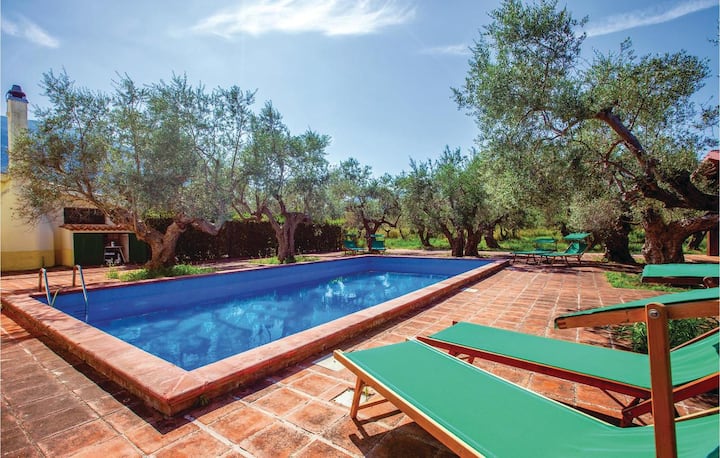 Villa Con Piscina Tra Le Colline Abruzzesi - Italie