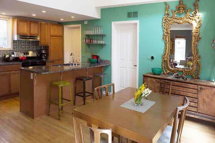 Spacious 3 Br, 2 Luxury Bath - Heart Of Ohio City - Cleveland, OH