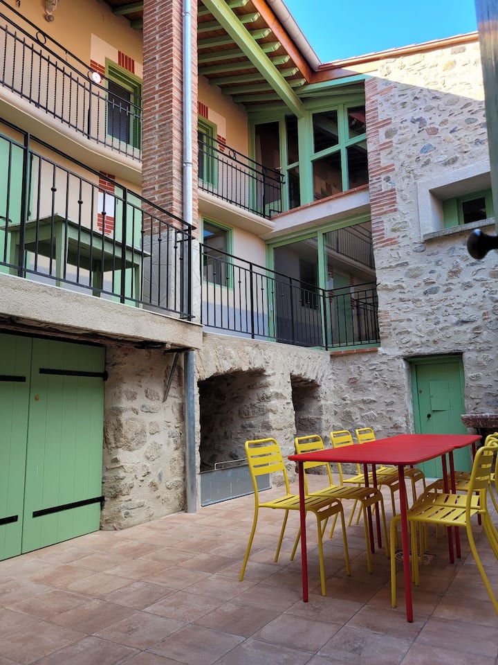 Agréable Maison De Village Dans Les Pyrénées Orientales - Prades, France