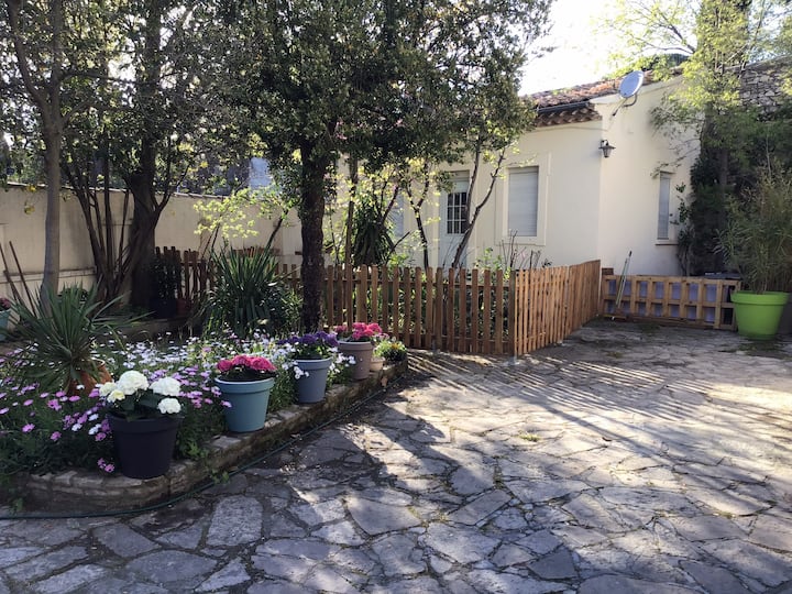 Petite Maison Fleurie - Nîmes