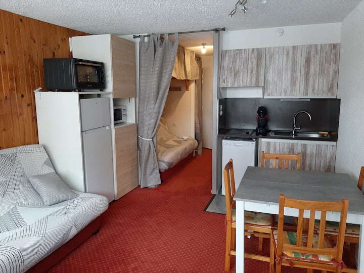 Studio Rénové Avec Wifi En Plein Coeur Super Besse - Super-Besse