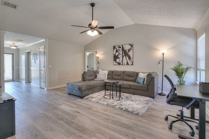 St. Andr-comfortable, Great Location, Family Home! - Murfreesboro, TN