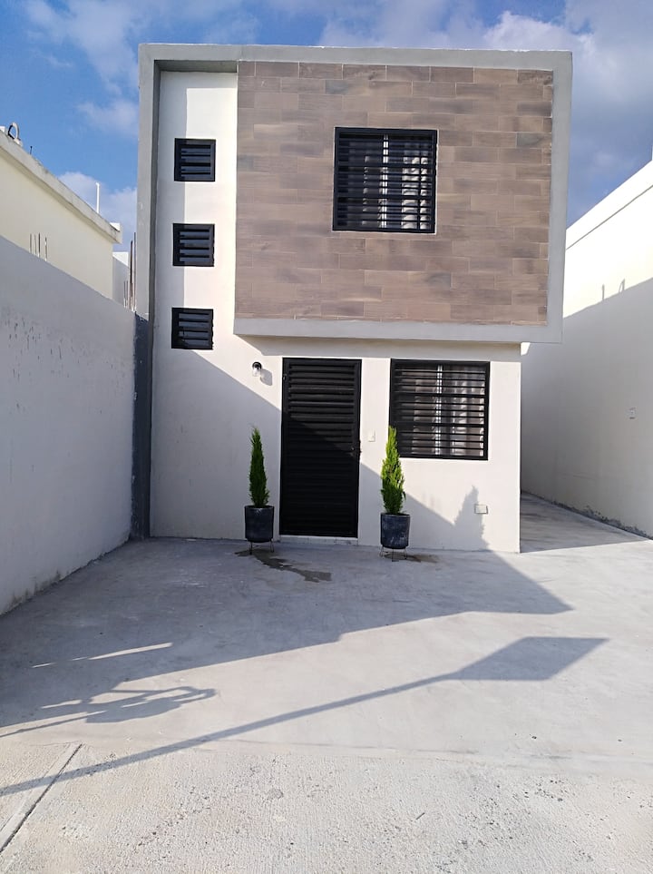 Casa Cómoda Y Acogedara Con Estacionamiento Propio - Jalisco