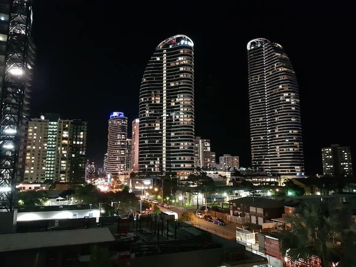 Broadbeach Getaway - Gold Coast