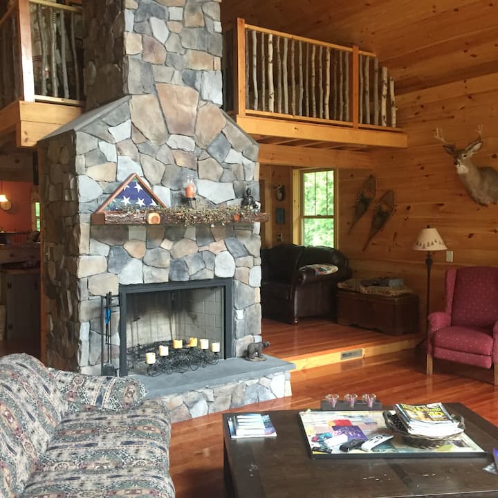 House On The Lake - Grafton Lakes State Park, Grafton