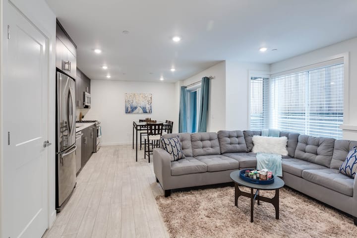 Artist #2–just Steps From The Max - Vancouver, WA