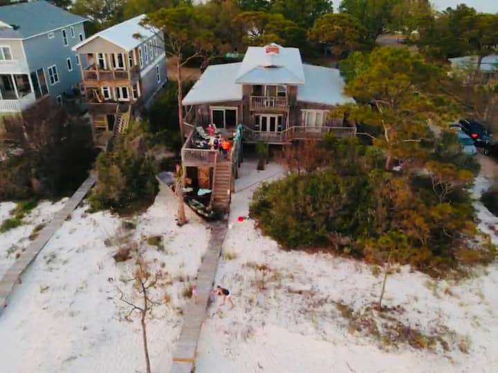 Beachfront To Bay Dock, Pool, Pickleball Courts - Alligator Point, FL