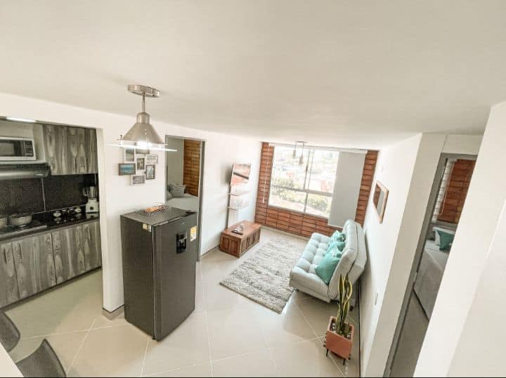 Apto Con Excelente Ubicación E Internet - Medellín