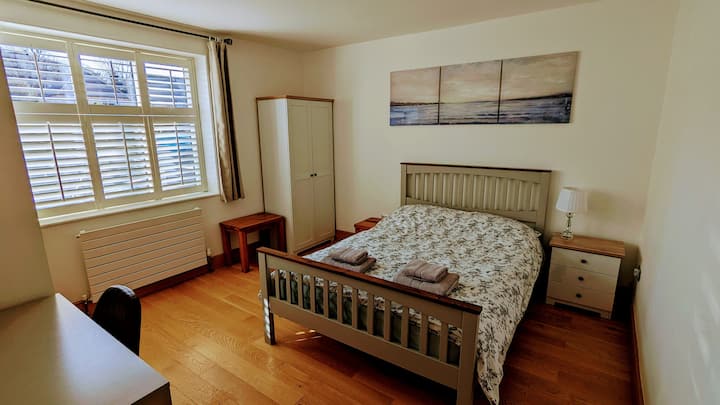 New Deco 2 Double Beds Apartment With Court Yard - Barking