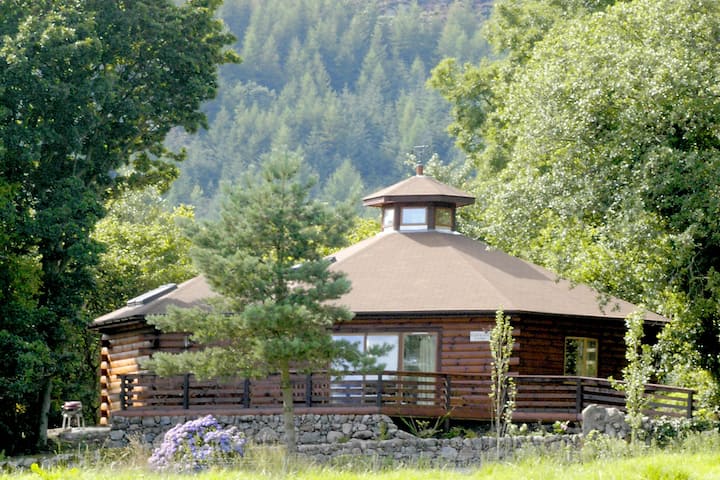 Secluded Unique Self Catering Log Cabin - Scotland
