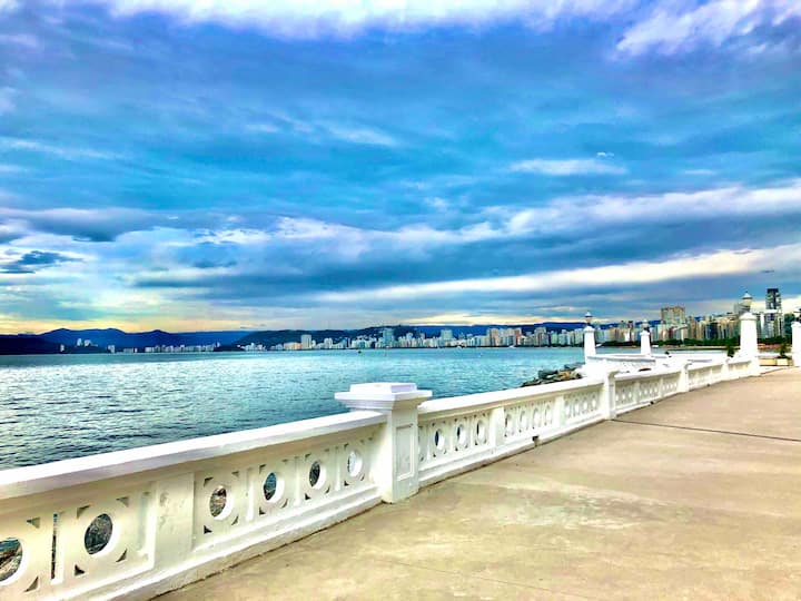 Apto De Frente Para A Praia! Localização Perfeita - Santos