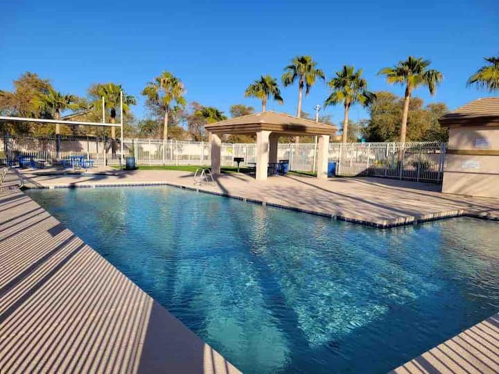 Spacious Home Away From Home With Community Pool - Avondale, AZ