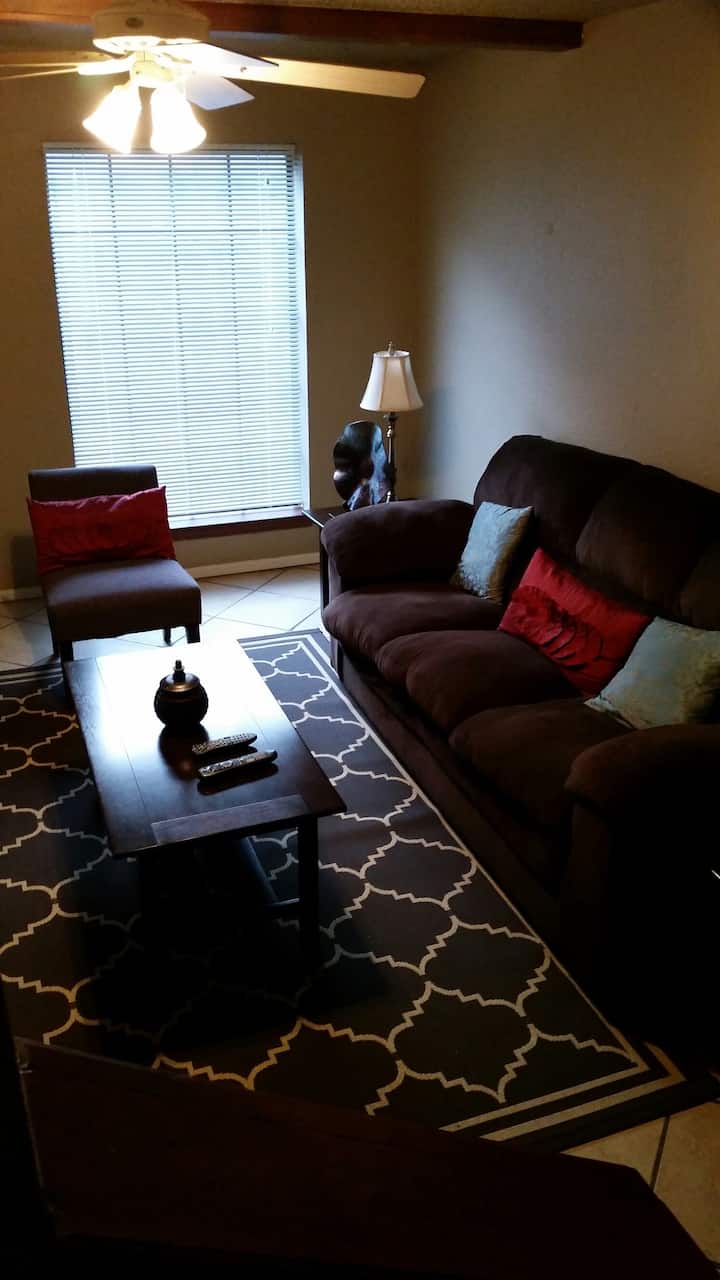 Petfriendly Furnished Townhouse Unit 32 - Oklahoma City, OK