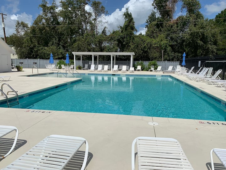 Mount Pleasant Home Away From Home - Charleston, SC