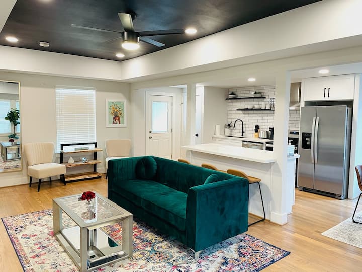 Rosie's Midtown Palace - 3br Houston Treasure - Houston Rodeo & Livestock Parade