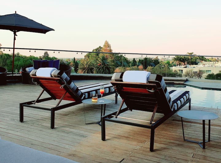 Premium Sandton Work-&-explore Pad - Johannesburg