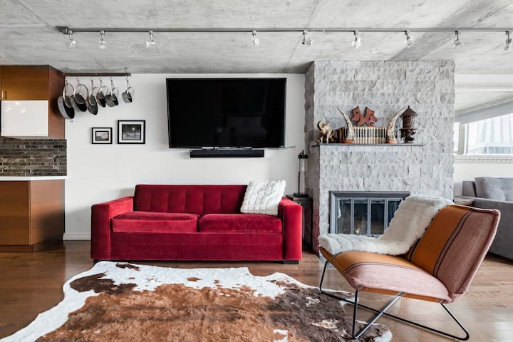 Sun Kissed High-end King West Condo, Read Reviews - Mississauga