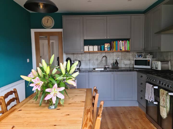 Comfortable 3 Bedroom Flat Near Beach And Shops - Christchurch