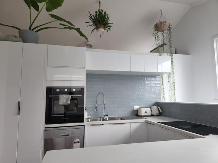 Launceston House - Riverside