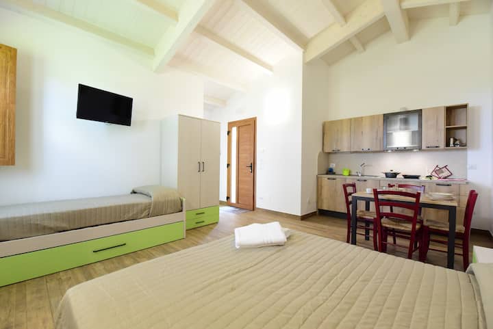 La Cerqua Agriturismo - Il Campo Grande - Pergola