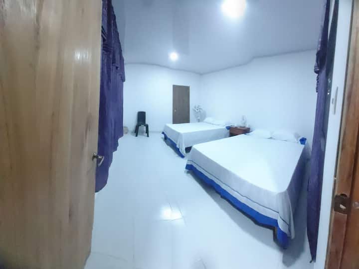 Hostal "La Ola"
Hospedaje Con Parqueadero - Pedernales