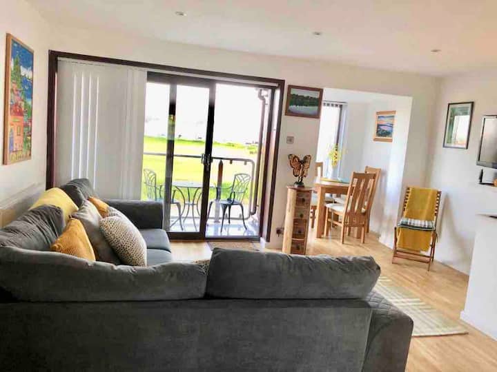 Modern Seafront House In Poole Harbour - Bournemouth