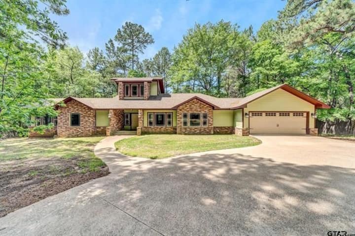 Lake Palestine Retreat W/ Dock & Views - Chandler, TX