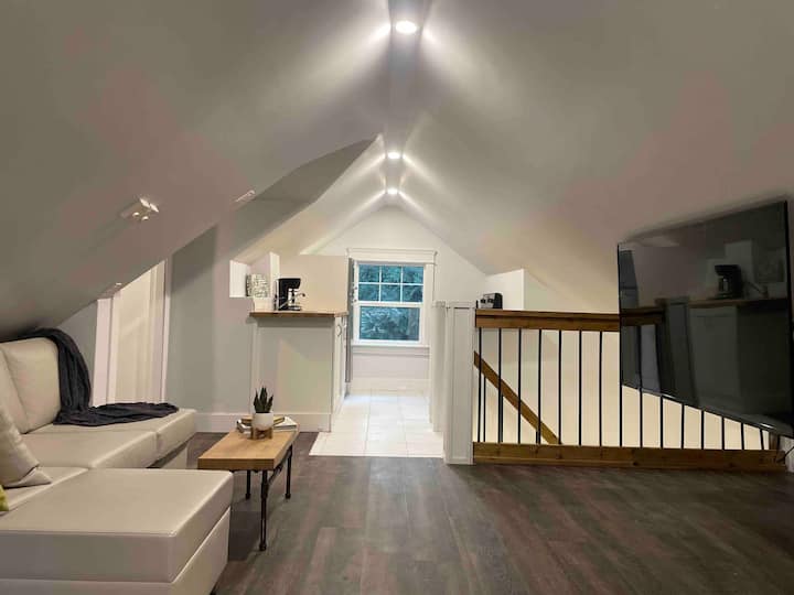 Brookswood Loft - Langley
