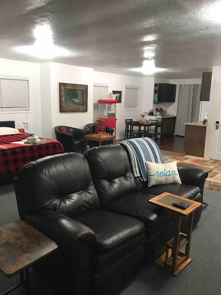 Wooded Retreat, Welcome To The Woods! Fun, Games! Destress,quiet Private Setting - California