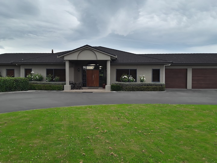 Private Retreat - Hastings, New Zealand