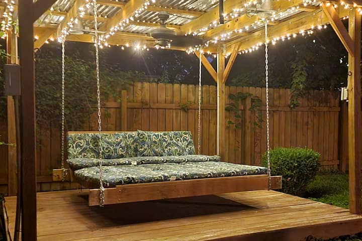 The Carolmet House, King Bedroom,  Cabana - Charlestown State Park, Charlestown