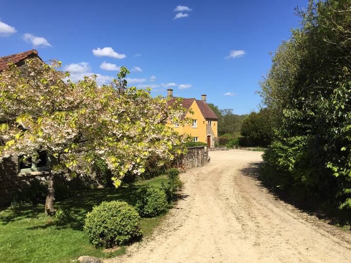 'Cotswold Edge': A Former Mill Near Badminton - Castle Combe