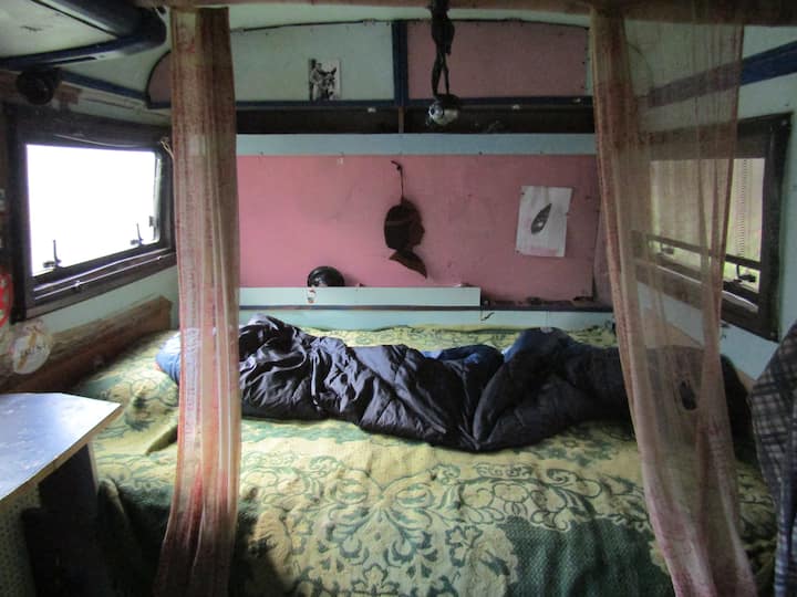 Magic Bus Caravan - Tui