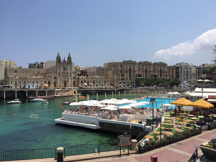 Central St Julian's Flat With A Seaview - Malte