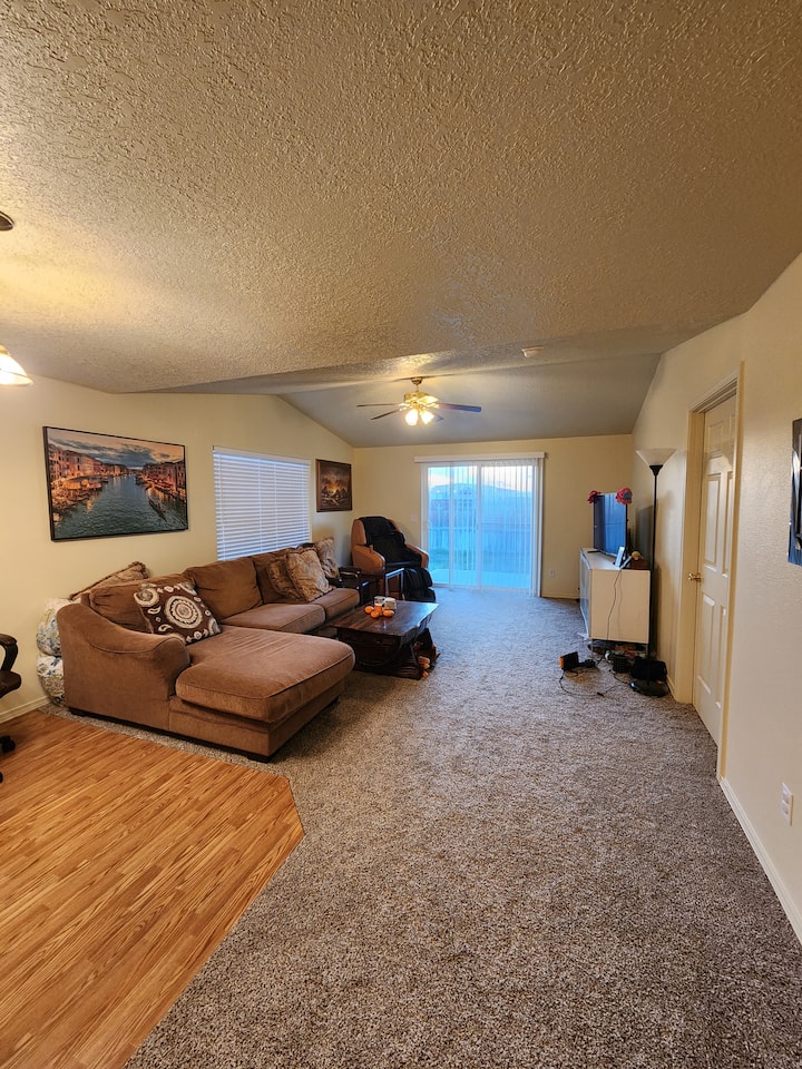 Prineville Duplex With Private Bedroom/bathroom - Prineville, OR