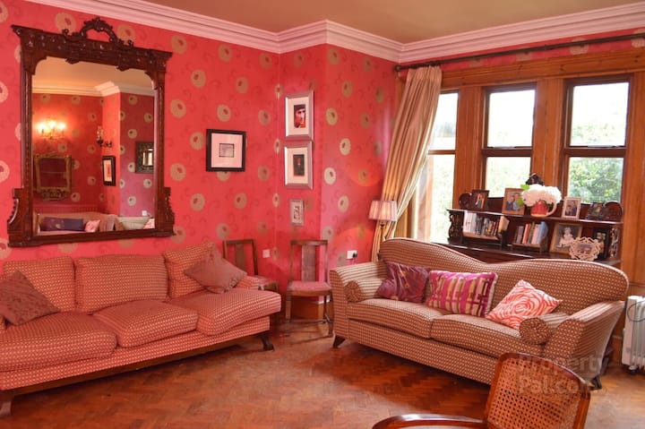 Large Stunning Ensuite Room. - Ballymoney